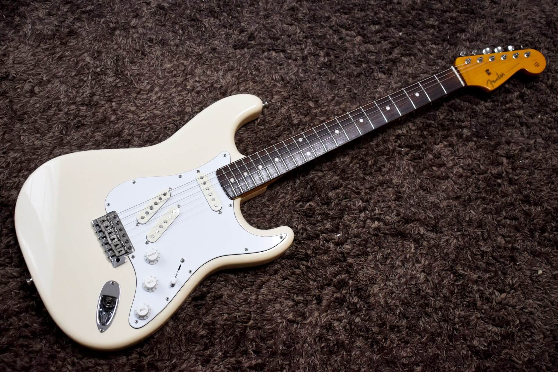 変則的なピックアップレイアウトのストラトのメンテと改造 | Frontisland CustomGuitarWorks